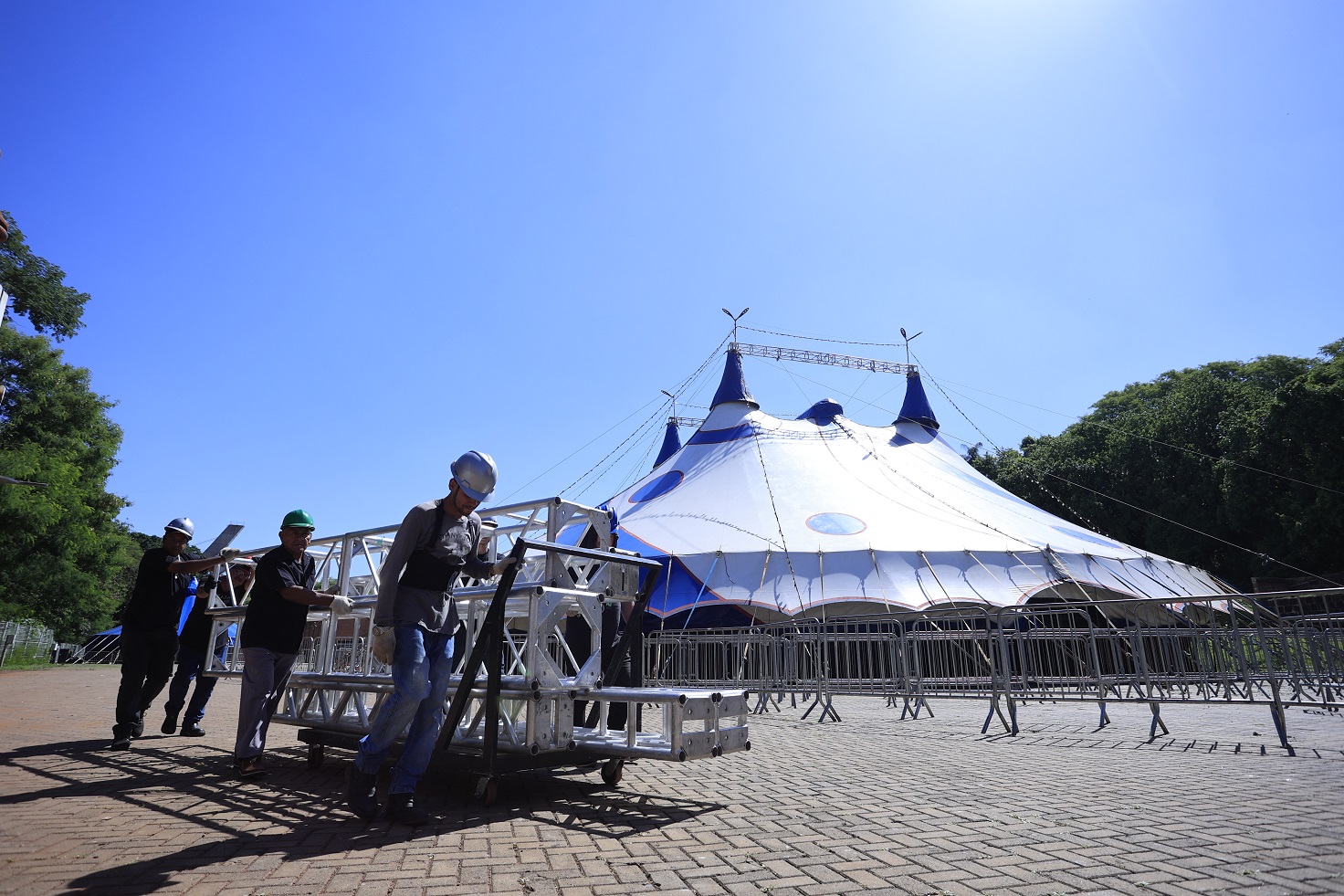 Durante quatro dias, Engenho Central vira grande picadeiro para receber ...