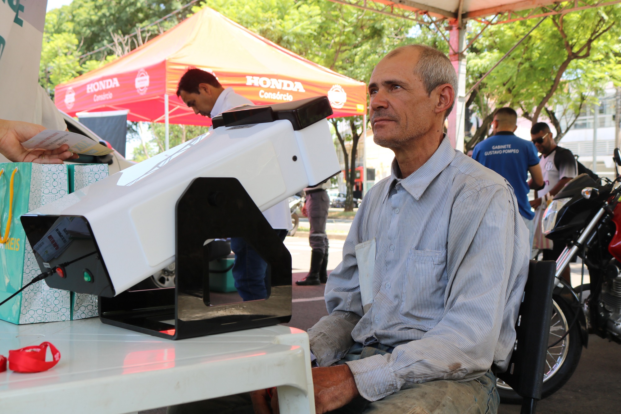 Prefeitura entrega 150 antenas corta pipa a motociclistas na Estação da ...