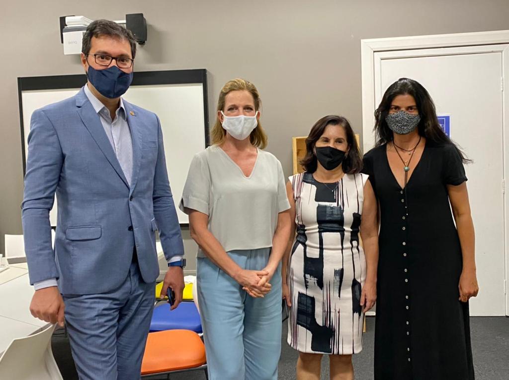 Presidente do Fussp e secretária da Smads visitam Fundo Social de São ...